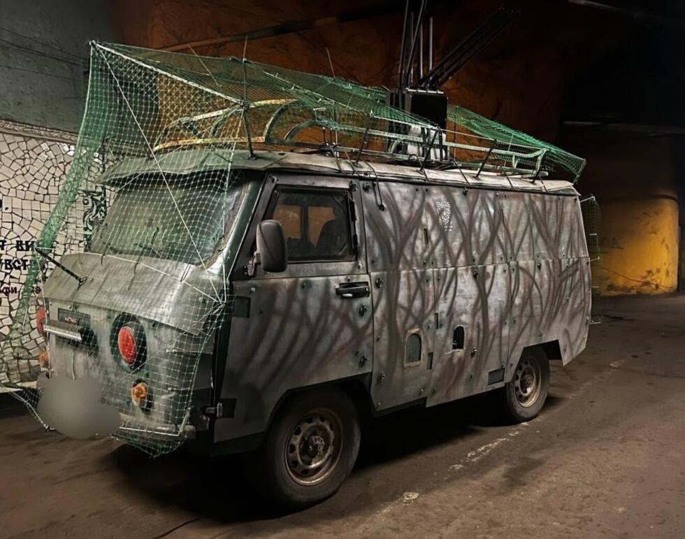 How the Russians and Ukrainians are adapting their tanks to drone warfare