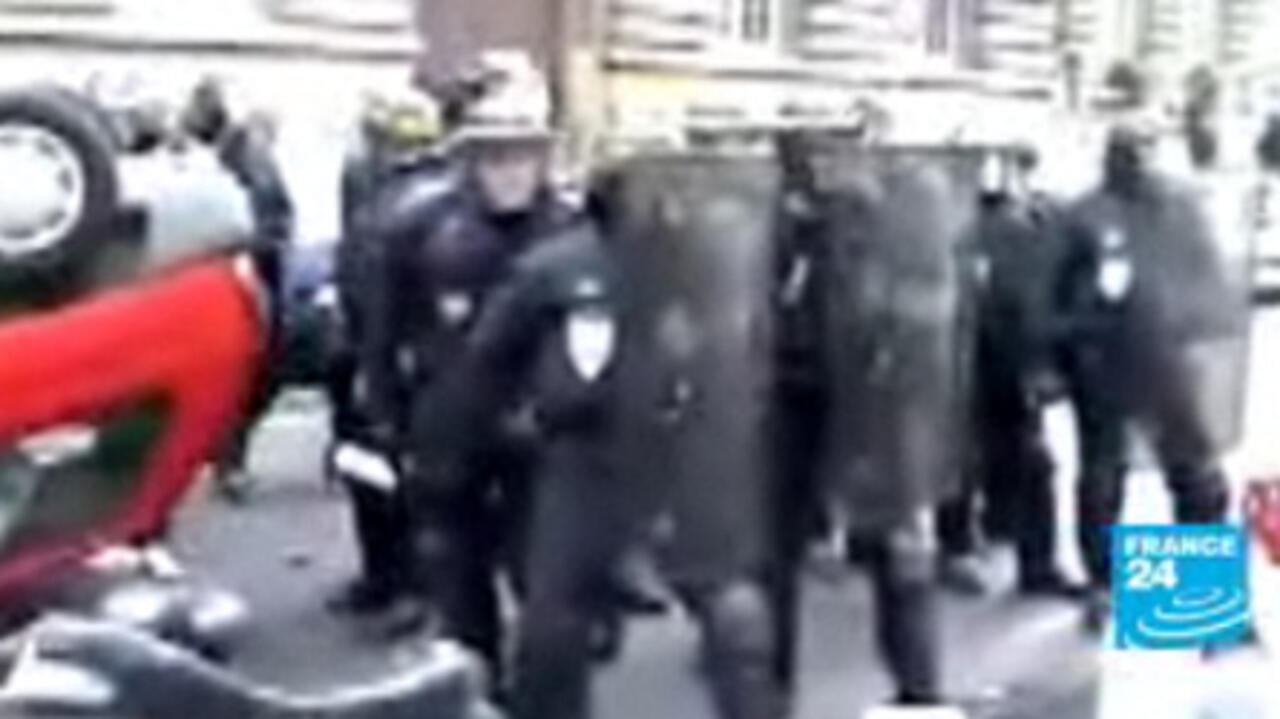 French rioters clash with police in Lyon