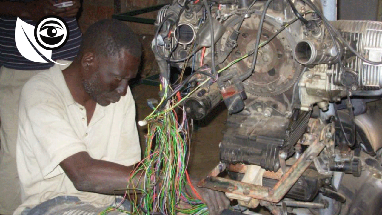 Senegalese inventor builds plane with salvaged parts