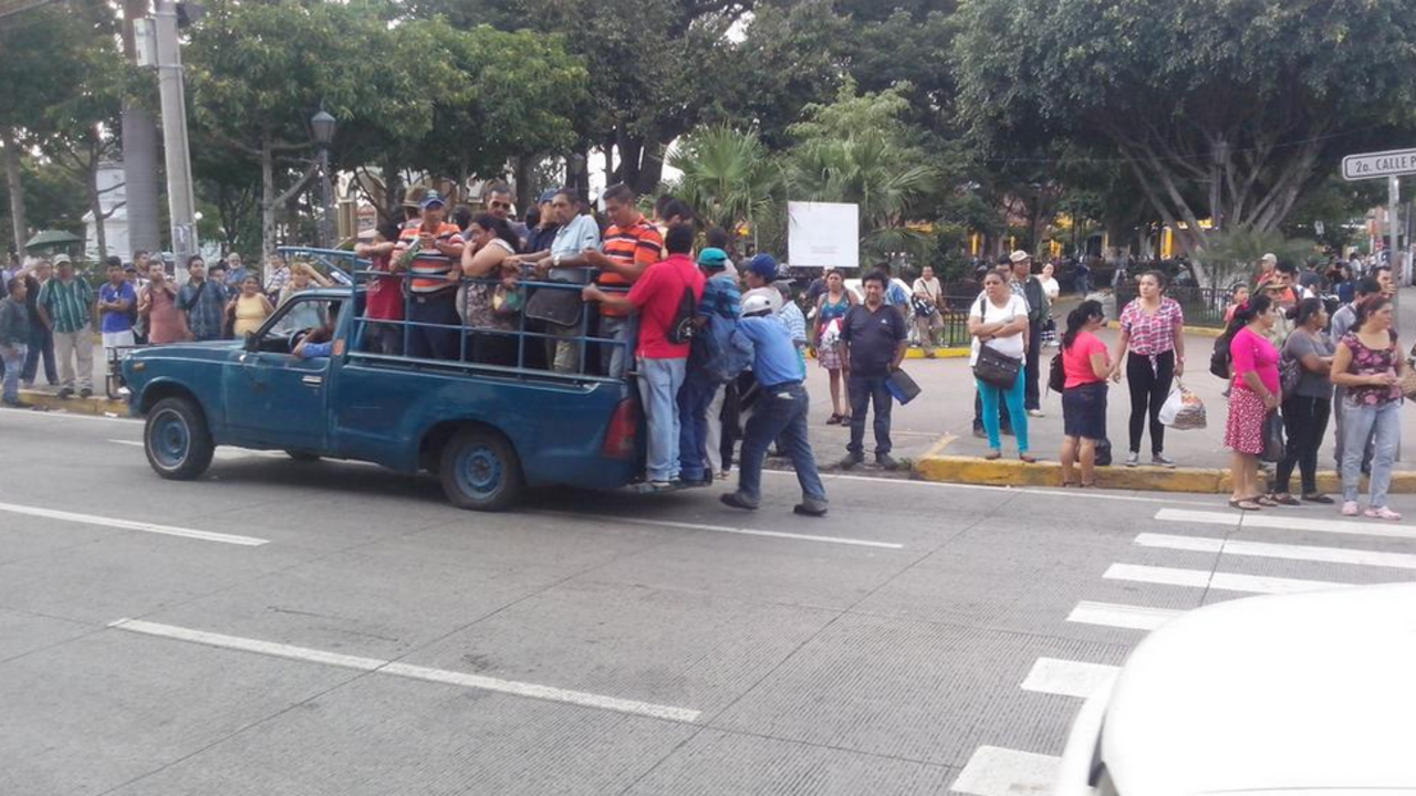 Dans le sang, les gangs "maras" imposent leur loi dans les transports ...