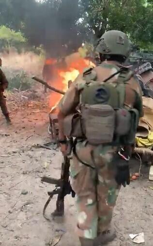 Que sait-on de cette vidéo montrant des soldats brûler des cadavres