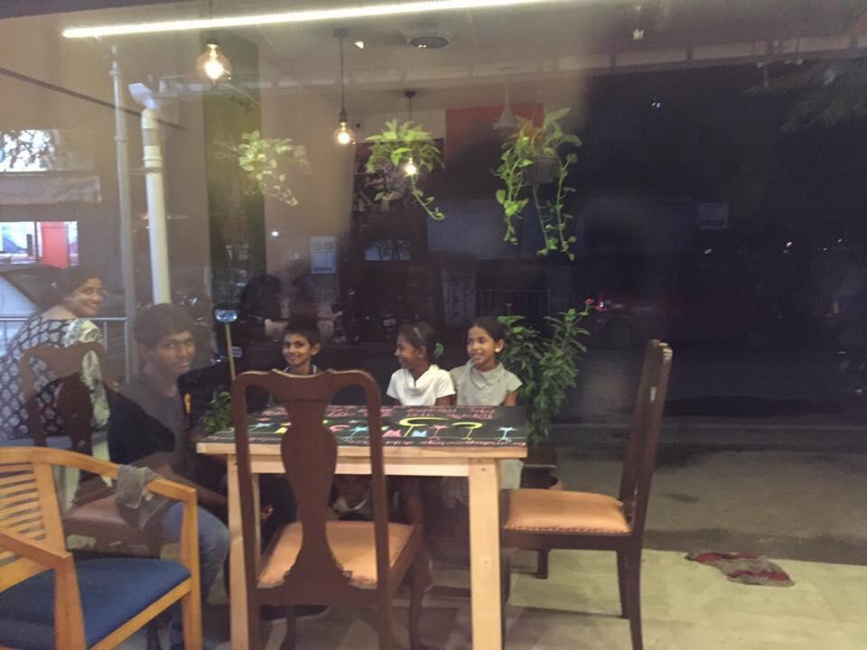 'Library cafe' gives Mumbai's street children hot chocolate and a ...