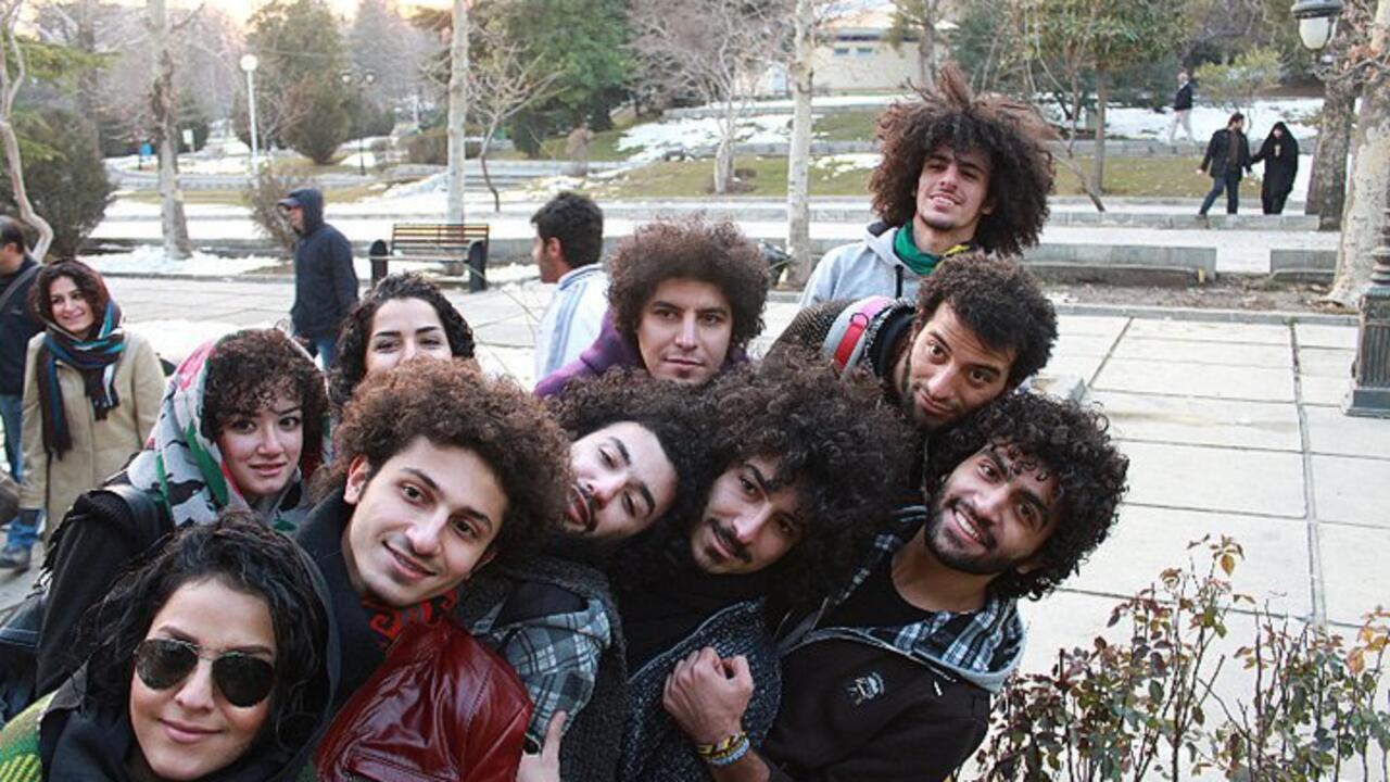 Young Iranians' new show of freedom? Curly locks - The Observers ...