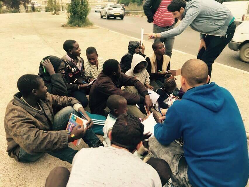 À "l’école des réfugiés", des jeunes Algériens combattent les clichés ...