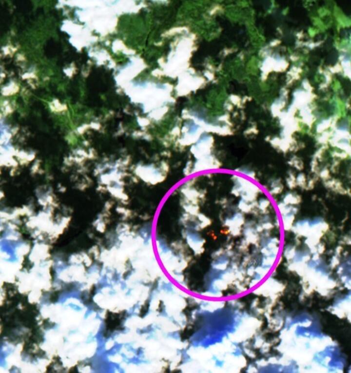 An intercontinental nuclear missile causes an explosion on a Russian ...