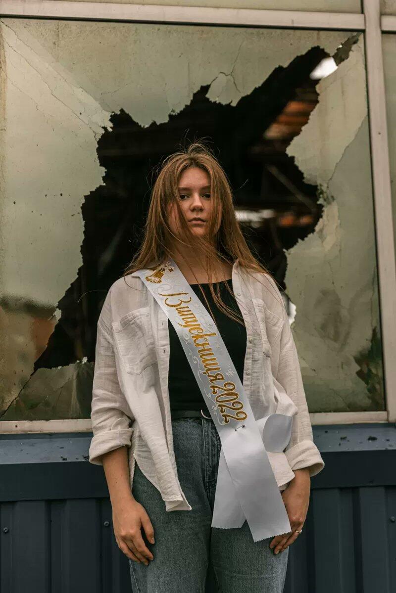 Ukrainian students mark their graduation against the backdrop of war