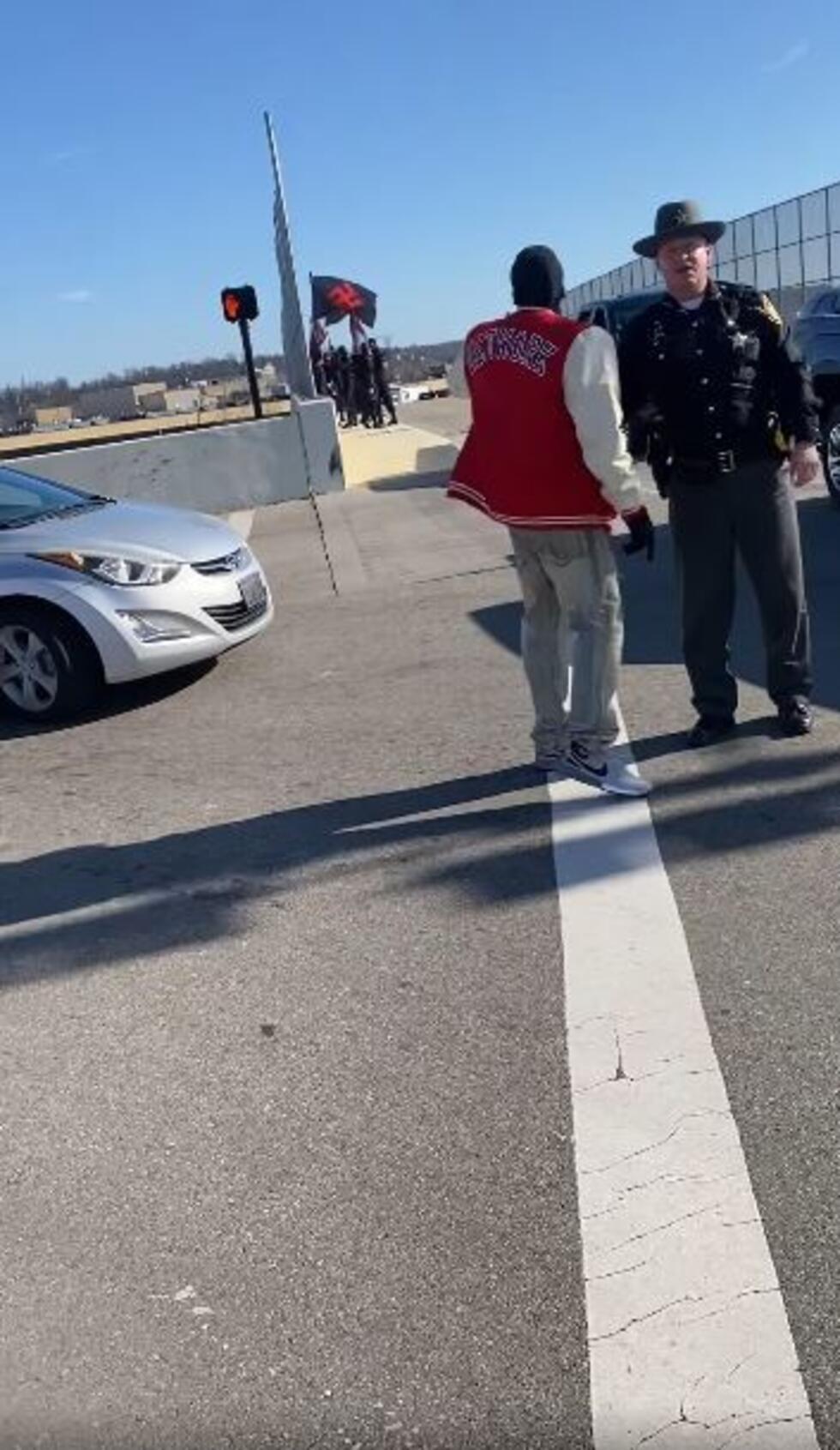 "Ils criaient le n-word" : un résident d'un quartier noir de l'Ohio ...