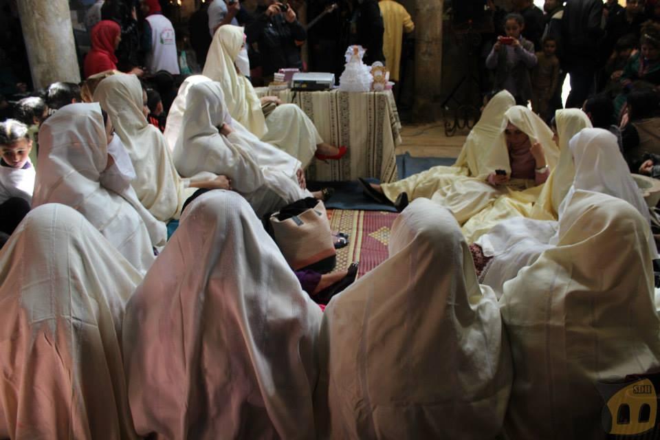 Algerian women take to streets to bring back traditional veil